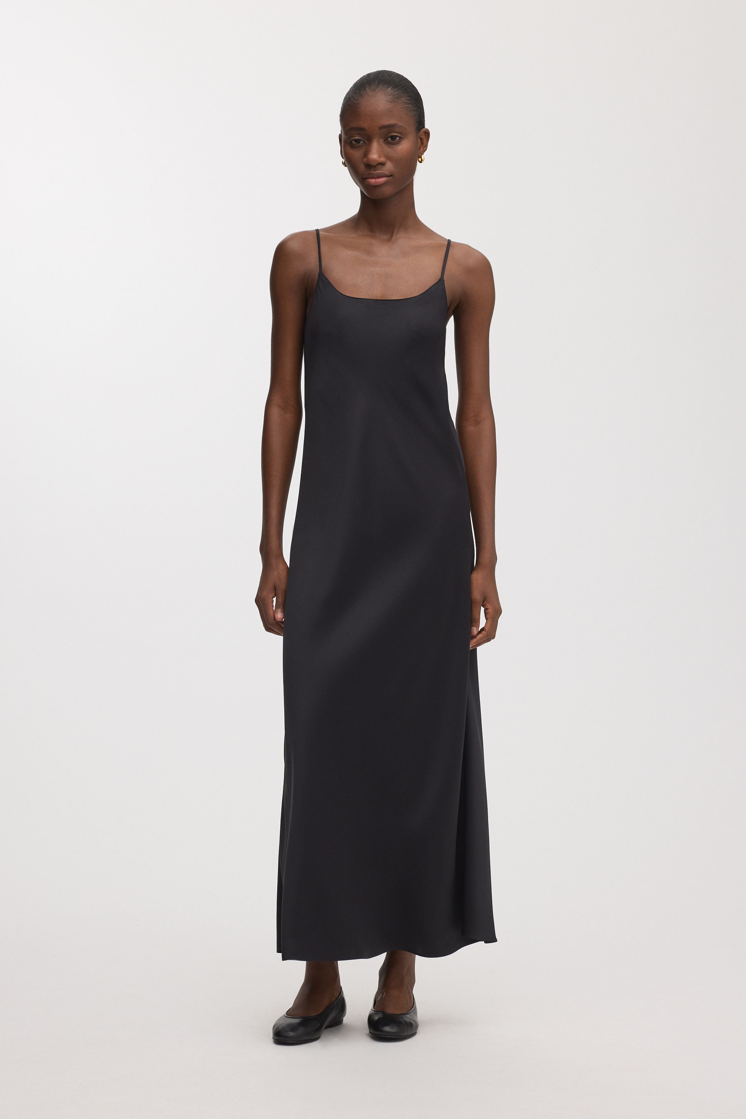 The Slip Dress Black | Timeless Elegant Essential | Asket