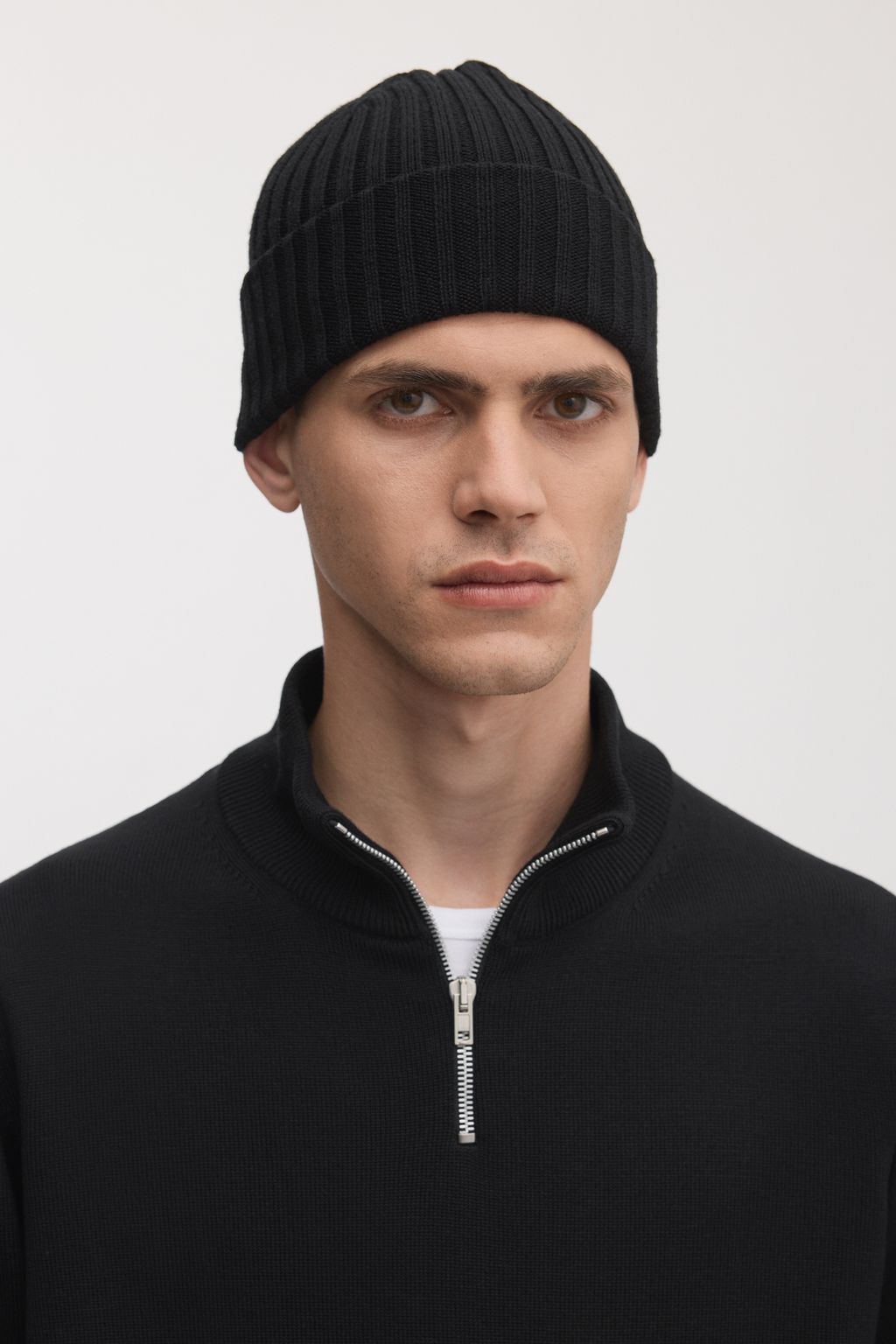Black Ribbed Wool Beanie | Traceable Extra Fine Merino | Asket